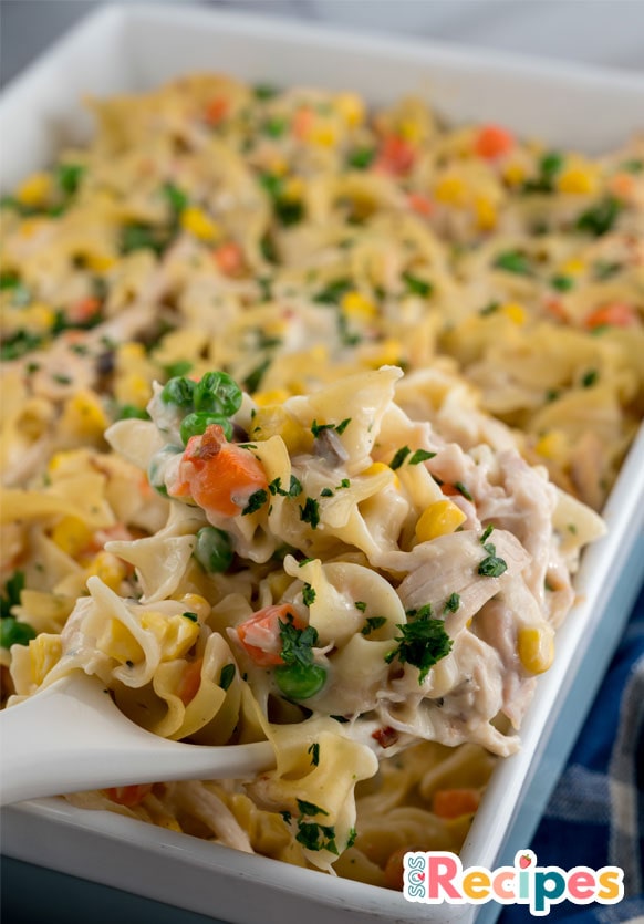 Easy Chicken Noodle Casserole Recipe - Sos Recipes